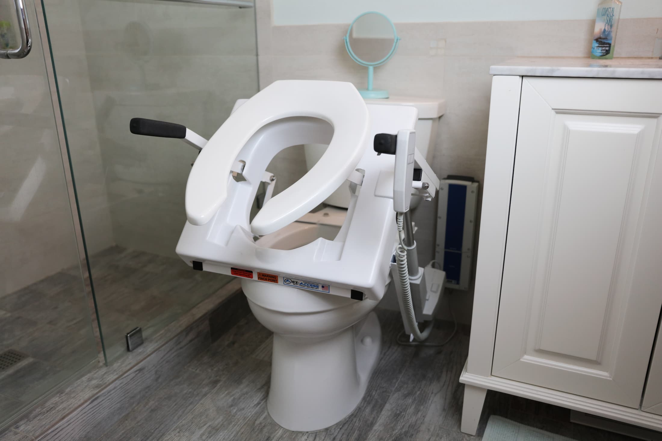 Toilet Incline Lift for Elderly or Disabled Individuals